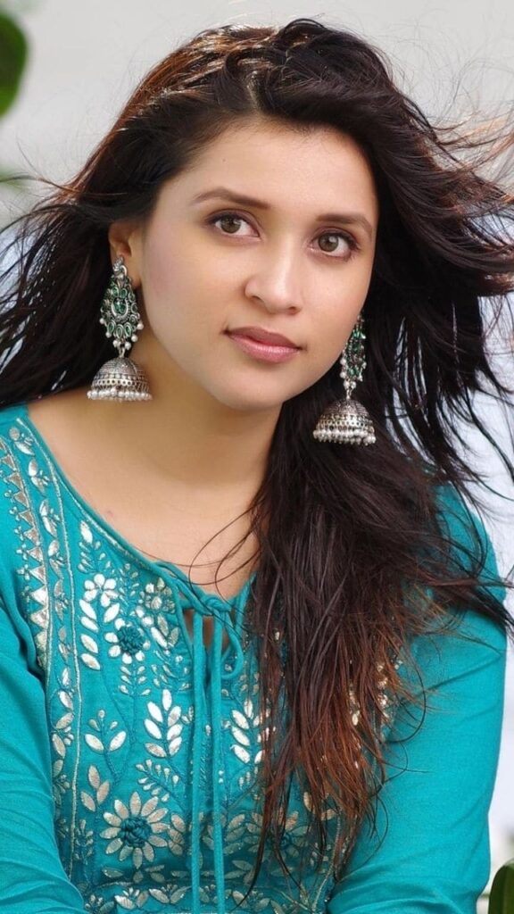 Meet Mannara Chopra, actress and Model - Nation Now